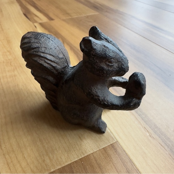 Accents | Cast Iron Squirrel Figure Heavy Paperweight Cottagecore ...